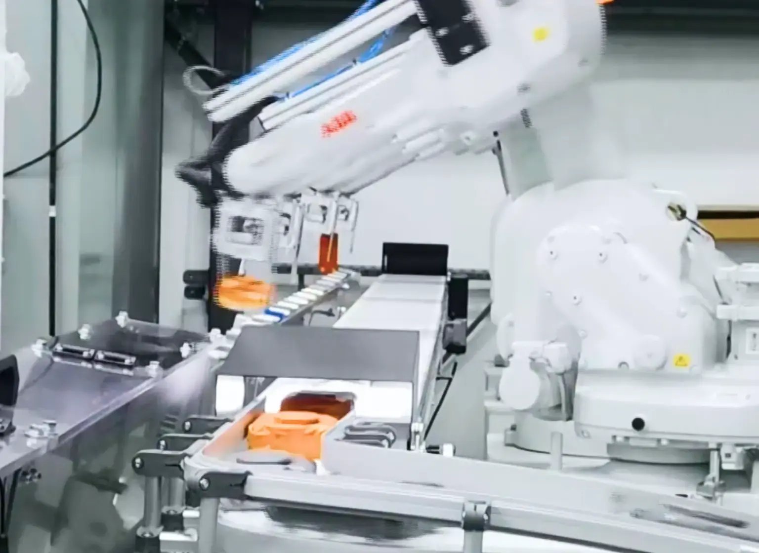 Robotic Picking Solutions | QComp